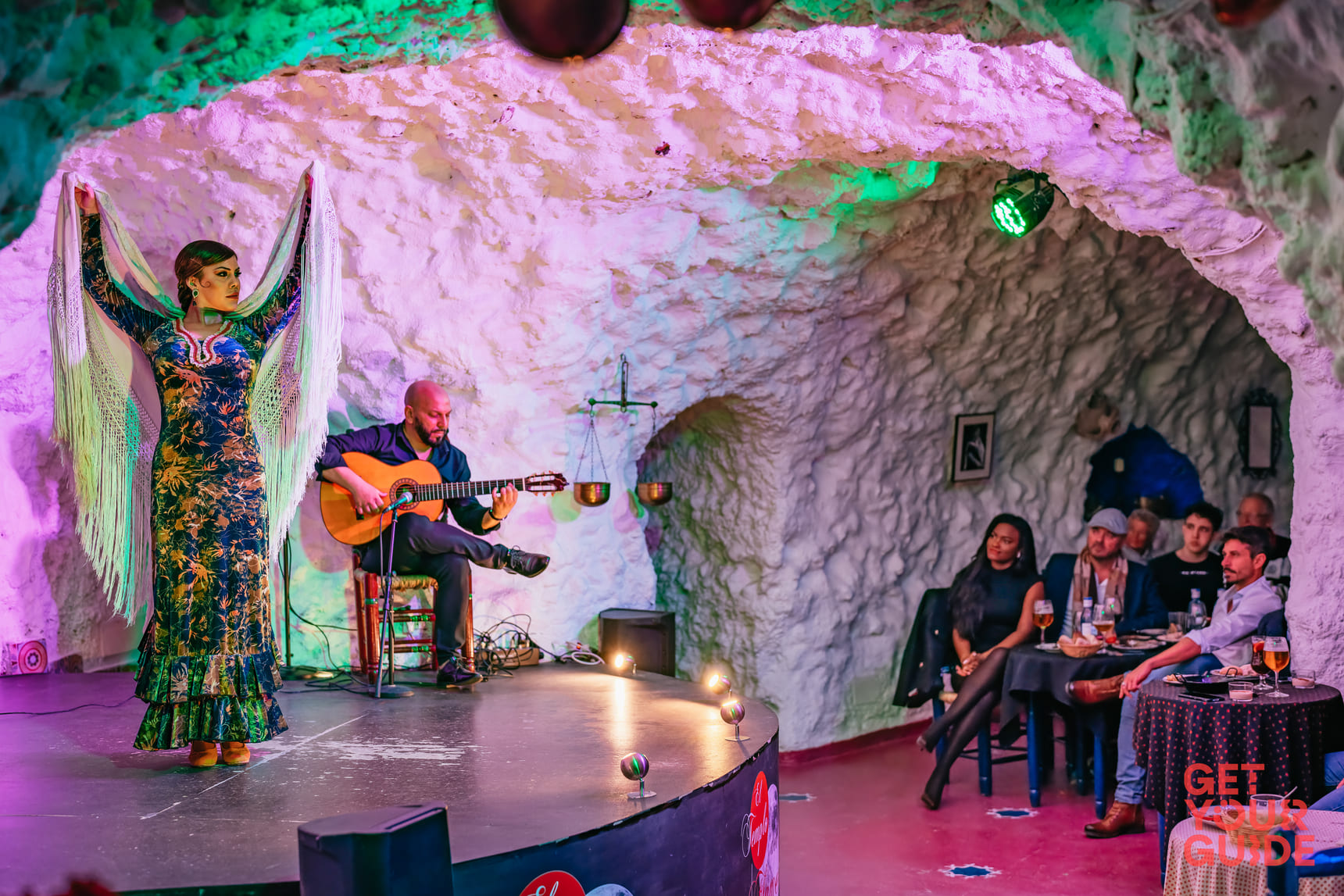 Flamenco Dinner Show in Granada